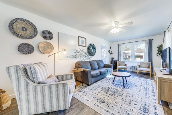 1 Mi To Park Circle: Pet-friendly Home W/ Yard - Goose Creek, SC