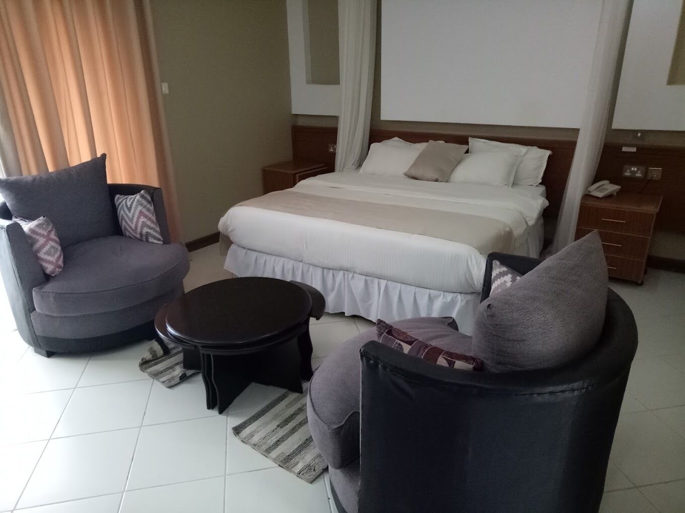 Quarto casal standard | Wi-Fi de cortesia, roupa de cama