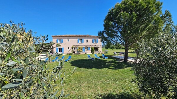 Maison D'hôtes La Ramade, 5 Chambres Et Table D'hôtes En Provence (12 Pers) - Drôme