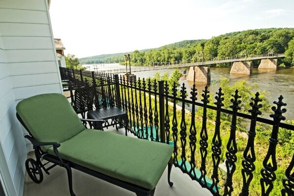 Quarto Individual Superior, varanda, vista para o rio | Terrenos do alojamento