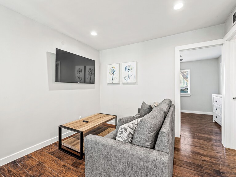 Glendale Court Unit 7 - Dallas, TX