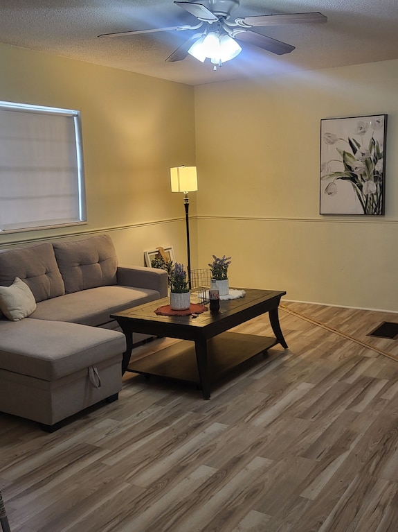 Timekeepers Haven A 1br Apartment Near Stetson In The Heart Of Deland - DeLand, FL