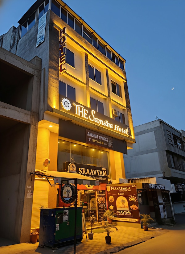 The Samsara Hotel By Zookstay - Vijay Nagar