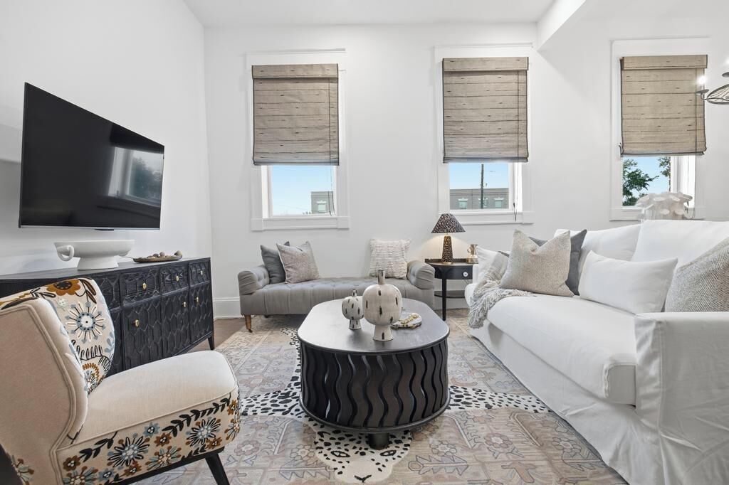 Decadence Wing At Raven Hotel - Pool Free Parking - Jacksonville, FL