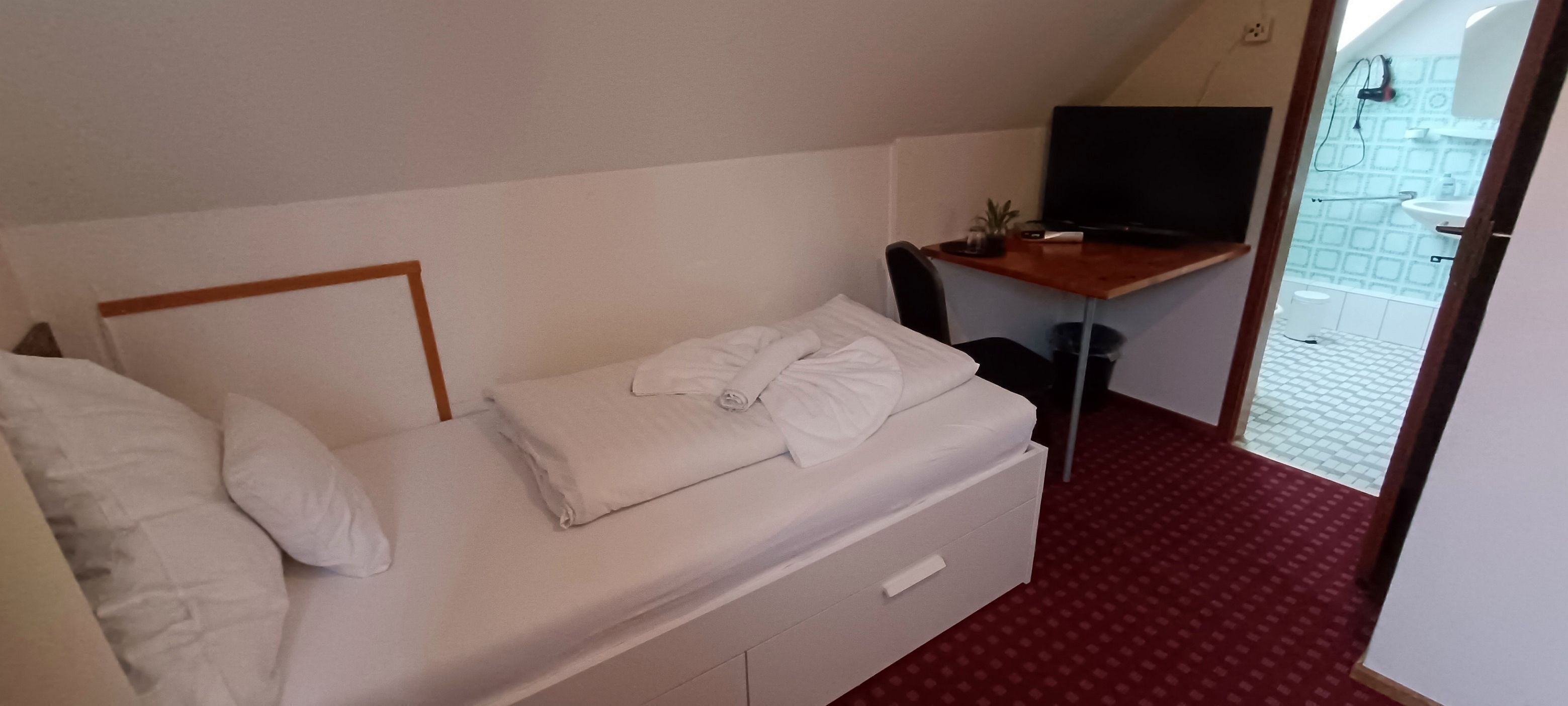 Quarto Duplo Básico, 1 quarto | Wi-fi grátis 