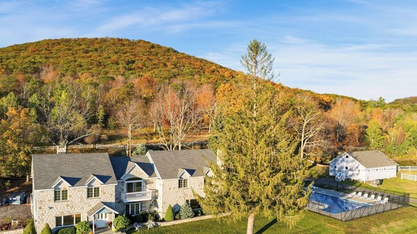Scenic Catskills Retreat Pool, Hot Tub, Game Room, Lake & Views Mountainview Estate By Avantstay - Hunter, NY