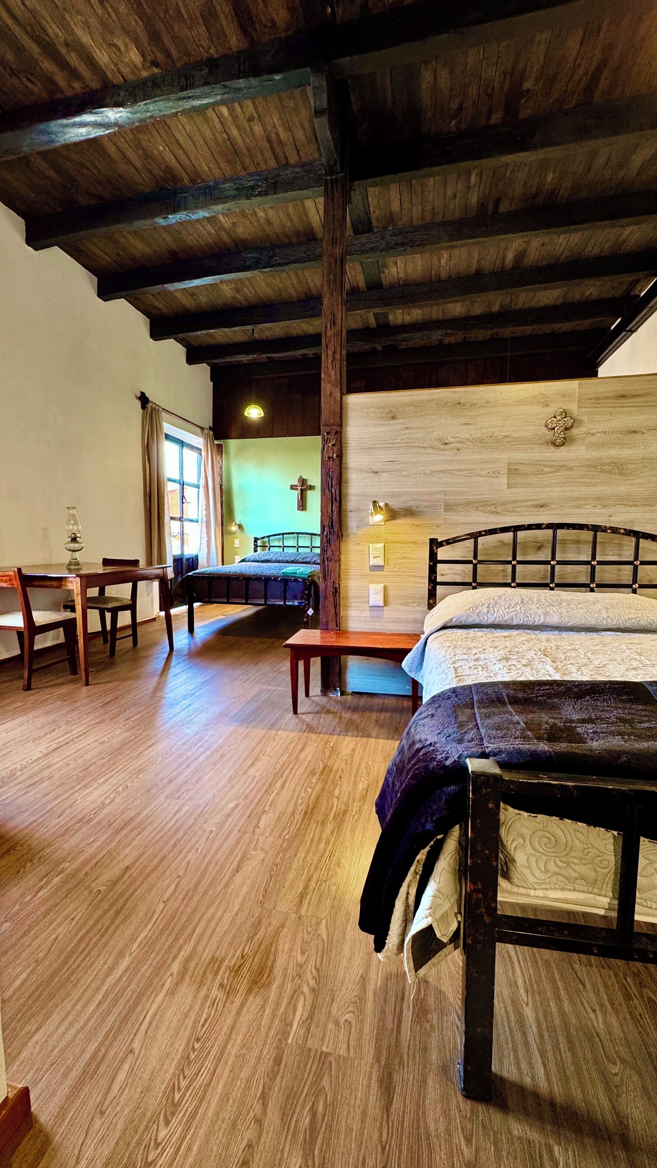 Loft, Vista para a cidade | Wi-fi grátis, roupa de cama fornecida 