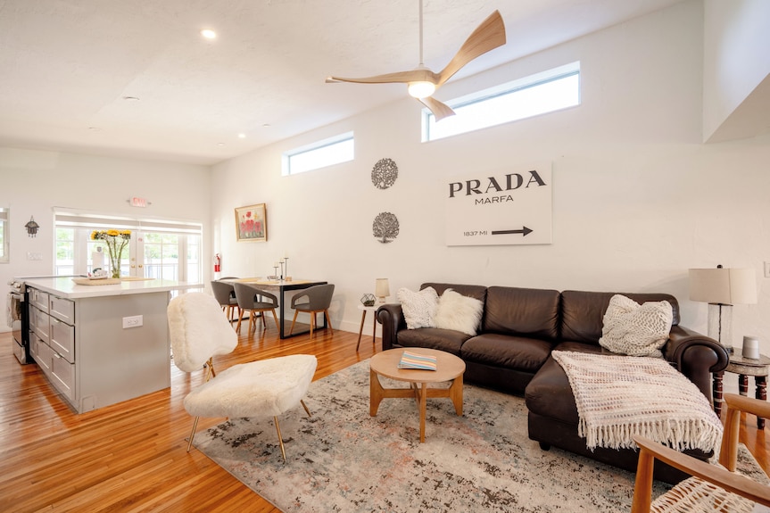 Ravenville Home And Pool - 3-bedroom House With Ac In Charming Miami Springs - Miami International Airport (MIA)