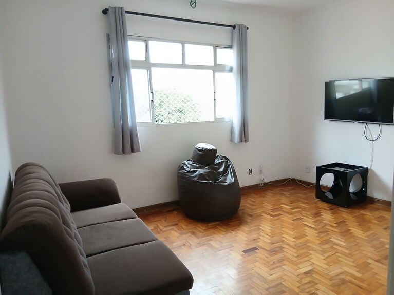 Retro Style Near The Jd São Paulo Metro Station (North Zone), Sesc Santana And Public Sports Center. - São Paulo