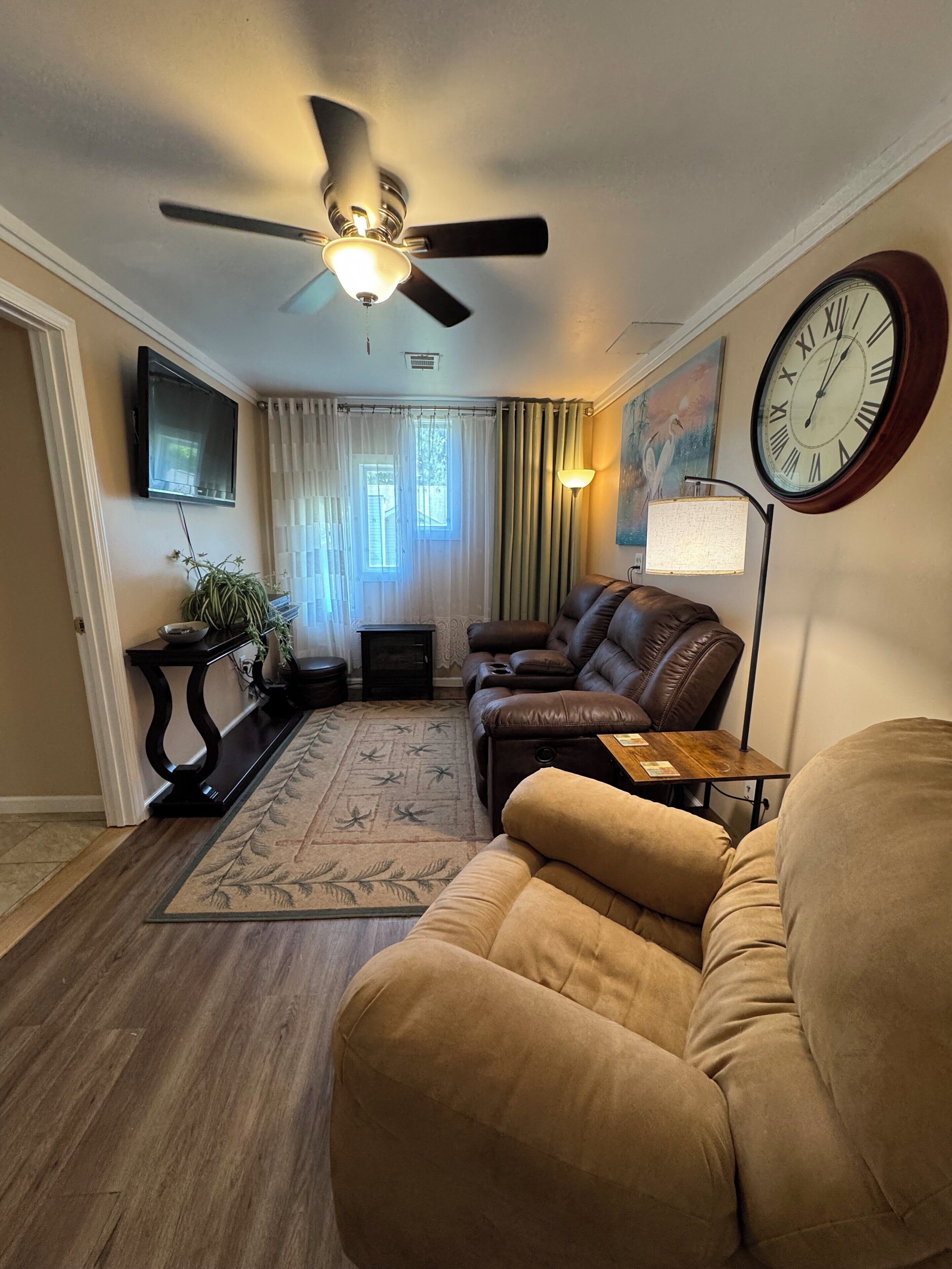 Cozy 1-bedroom Apartment In Charming Flowery Branch With Ac - Flowery Branch, GA