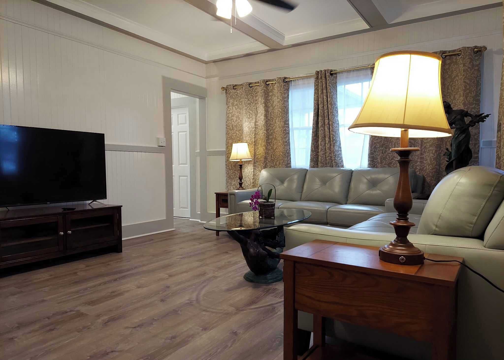 Kekuanaoa Homestead For Whole House/5 Bedroom &  5 Bathroom Close Hi-lo Airport. - Hilo, HI