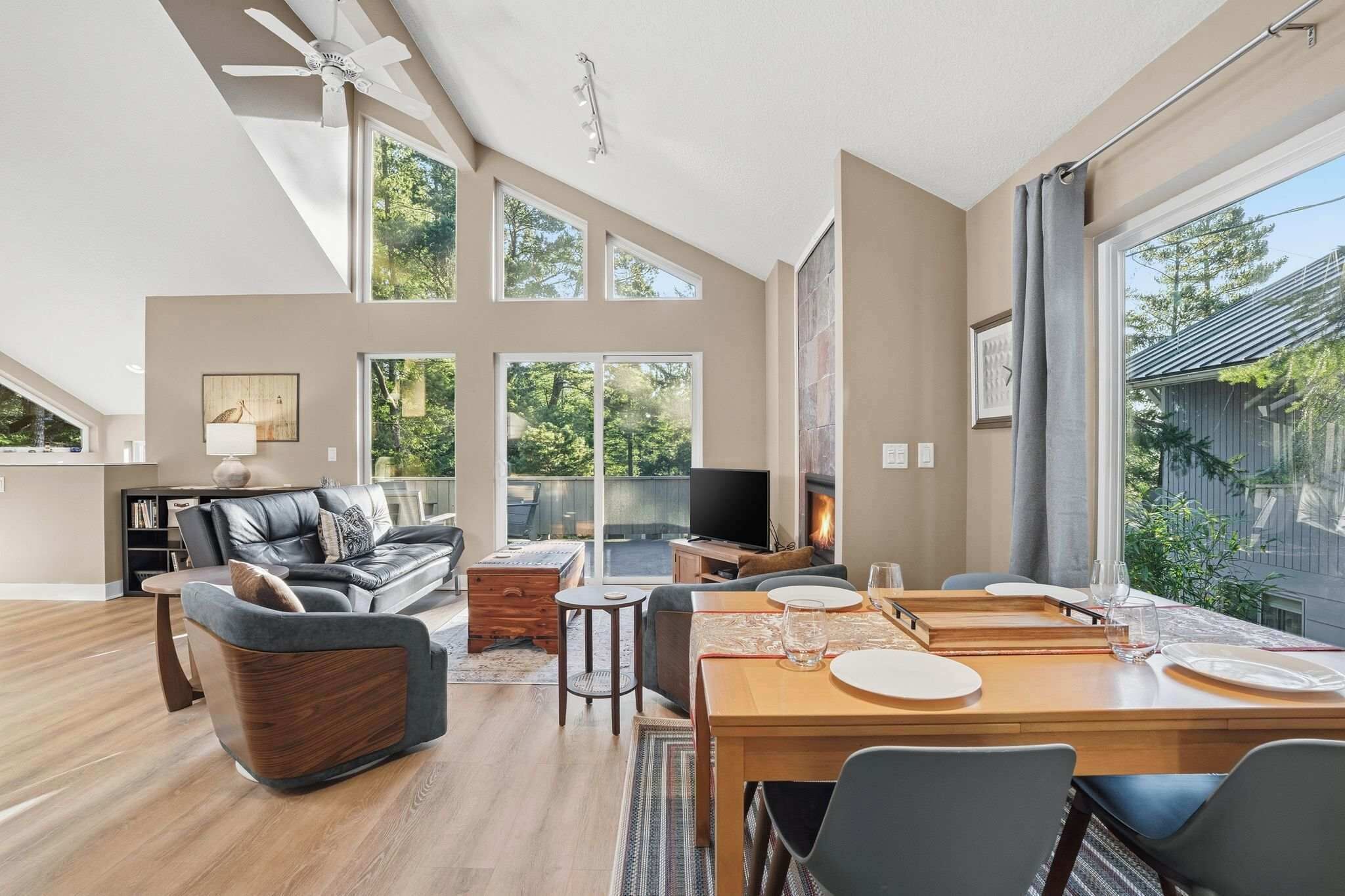 Latitude 45 - 2br 2ba Secluded In Trees Near Beach - Manzanita