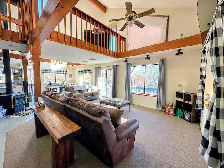 Welcome To The Hen House In Greer! Wraparound Porch, Movie Room & Coffee Bar - Greer, AZ