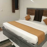 Quarto casal ou duplo básico | Escrivaninha, Wi-Fi de cortesia