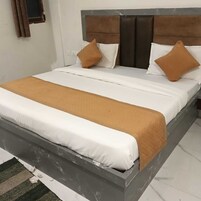 Quarto casal ou duplo básico | Escrivaninha, Wi-Fi de cortesia