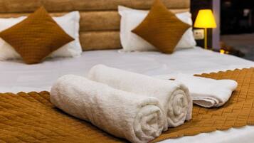 Quarto luxo | Espaço de trabalho para notebook, Wi-Fi de cortesia