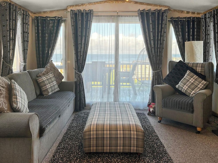 2 Bedroom Accommodation In Ayr - Ayrshire
