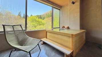 Quarto Familiar, não fumadores, junto à montanha (GrandHotSpringSuite,Semi-Open-AirBath) | Wi-fi grátis