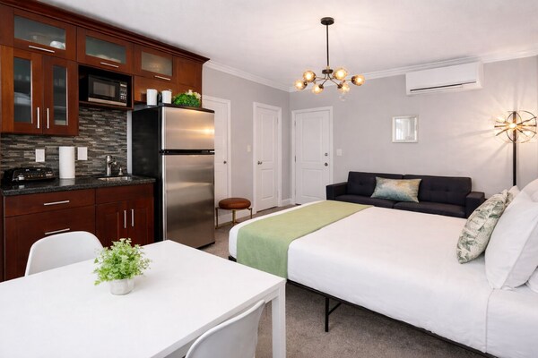 Miami Studio Gem Step From Oceans - Miami Beach