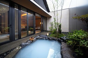 Quarto quádruplo família, 1 quarto, não aceita animais de estimação, vista para o pátio | Vista para o pátio