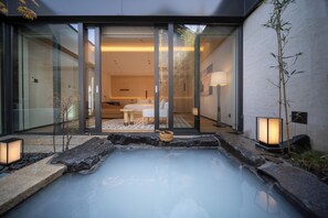 Quarto casal tradicional, 1 quarto, não aceita animais de estimação, vista para o pátio | Wi-Fi de cortesia