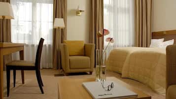 Cofre no quarto, secretária