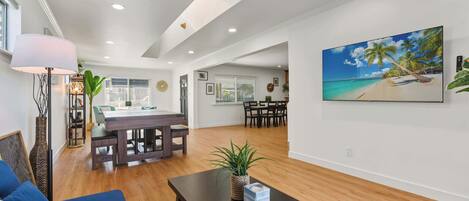 Casa | 4 quartos, acesso à internet de alta velocidade