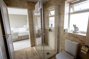 Quarto luxo, vista para a colina | Banheiro