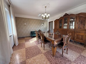 Apartamento, 2 quartos, acessível, varanda | Sala de jantar