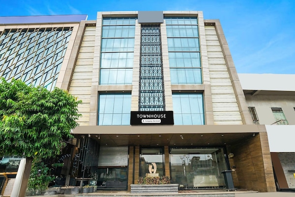 Super Townhouse Jhalawar Road Gumanpura - Kota