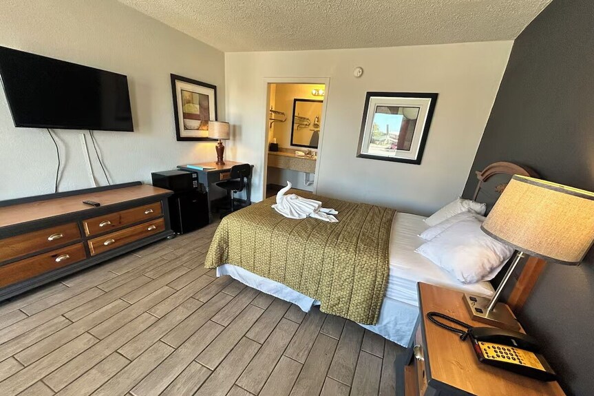 Mattoon Discovery Stay | Local Attractions & Recreation | Dining, Parks & Shops - Illinois