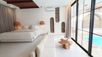 Vila superluxo, 3 quartos, piscina particular, vista para a piscina | Cofres nos quartos, escrivaninha, espaço de trabalho para notebook