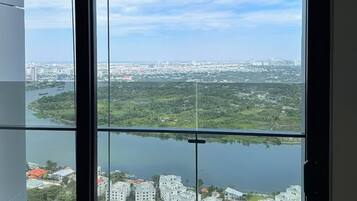 Apartamento Básico, 2 quartos, varanda, Vista para a cidade | Vista do quarto