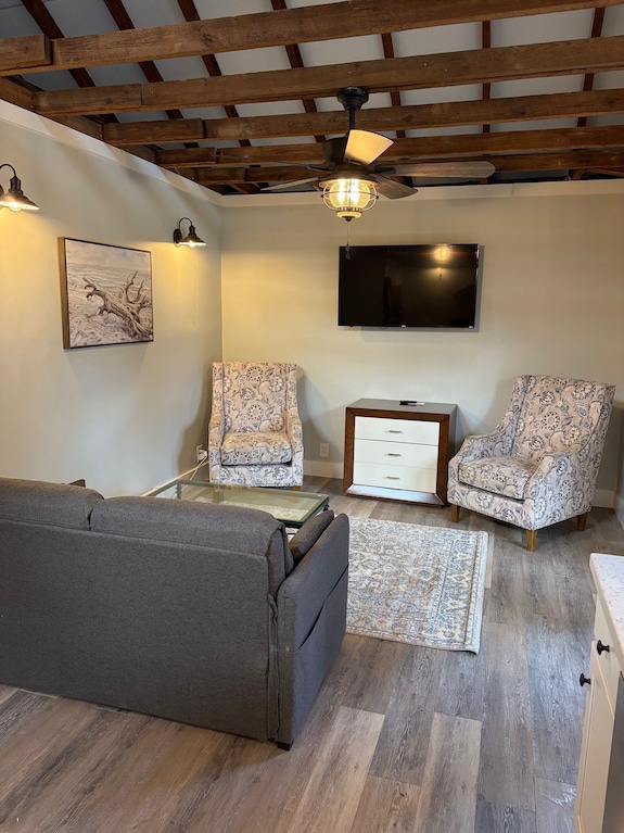 Fully Restored, Quiet, Private, Carriage House, Exposed Beams, Walk Downtown - ワシントン, NC