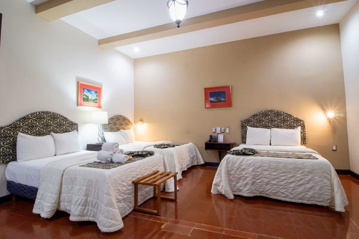 Spacious Triple Bedroom | Pool | Downtown Mérida Near Parque Santa Lucia - Mérida