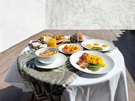 Pequeno-almoço continental diário (150 MXN por pessoa) 