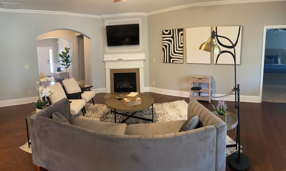 Lovely Home Newnan Georgia Close To Hospitals, Stores, Restaurants, Etc. - 뉴넌