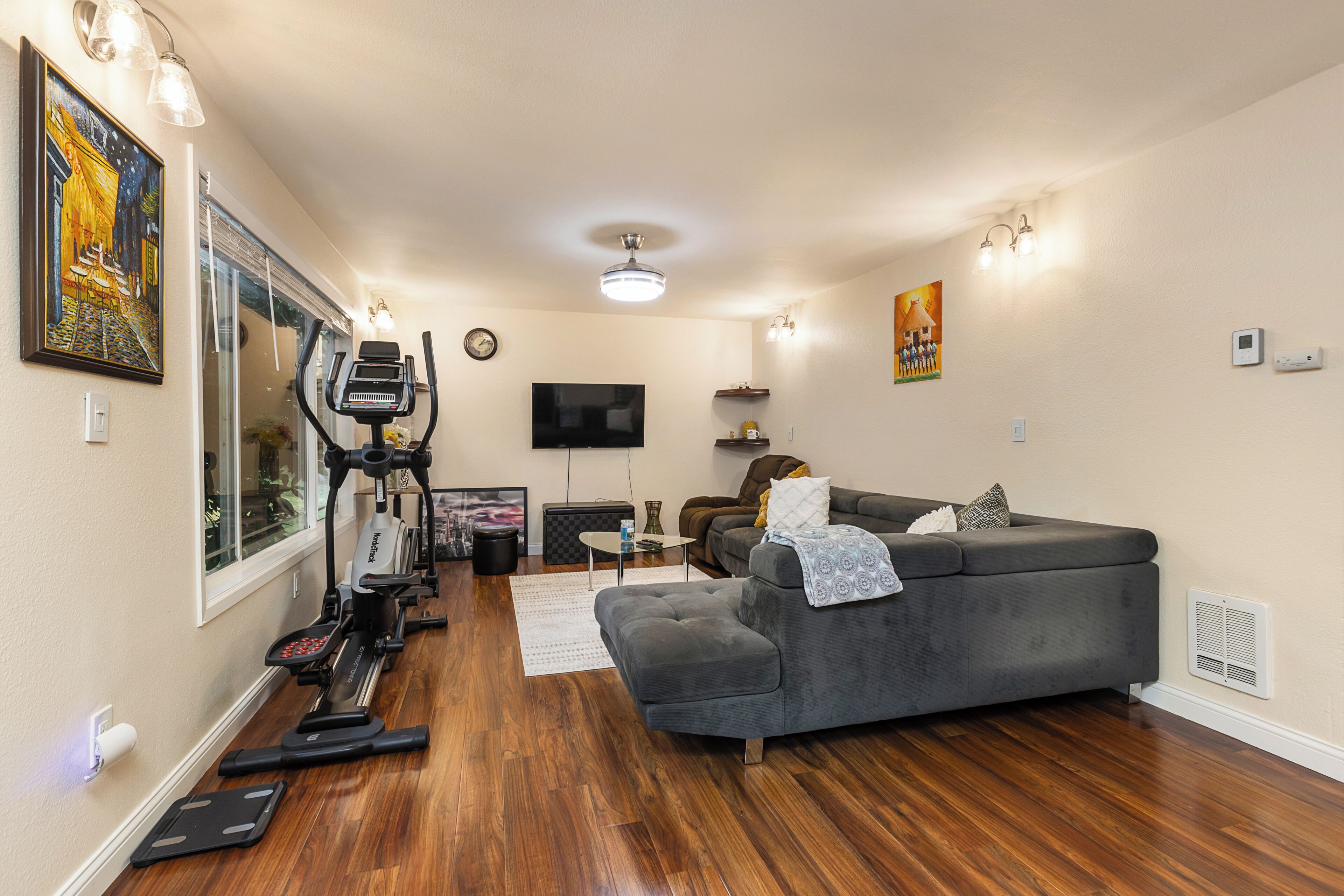 Cozy 1-bedroom Home In Peaceful Bellevue - Bellevue, WA