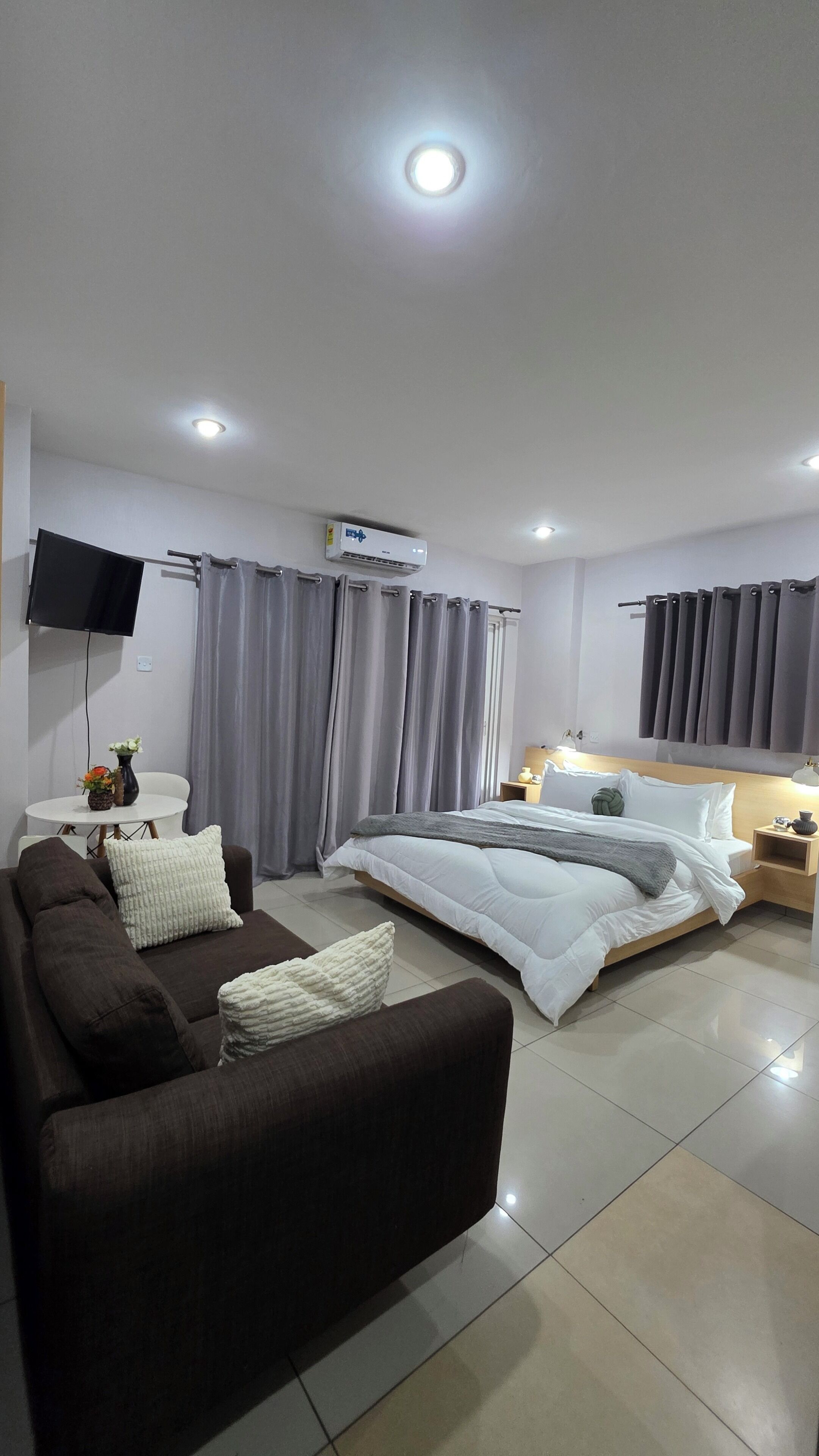 Suite-Estúdio Comfort, Vista para a cidade | Secretária adequada para computadores portáteis, ferro/tábua de engomar 