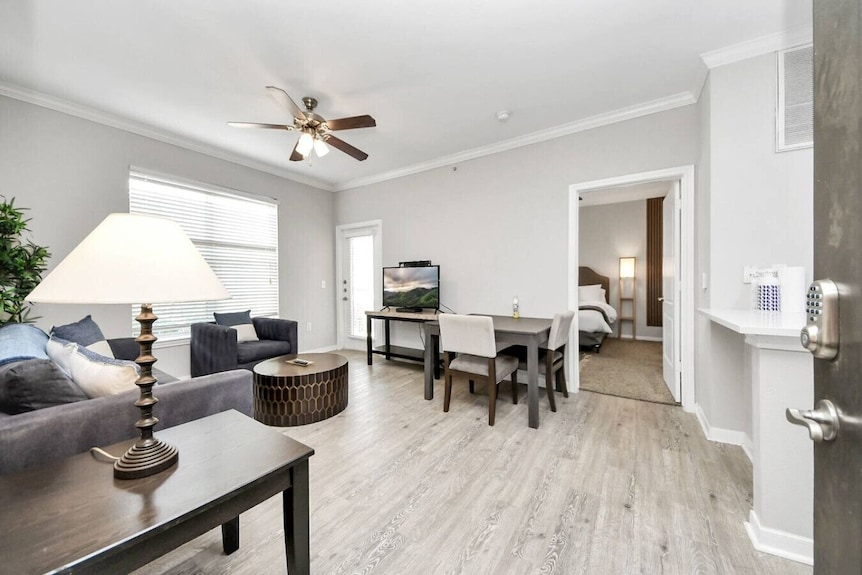 Lux Resort-inspired 2br | Near Houston | Pool, Gym - The Woodlands, TX