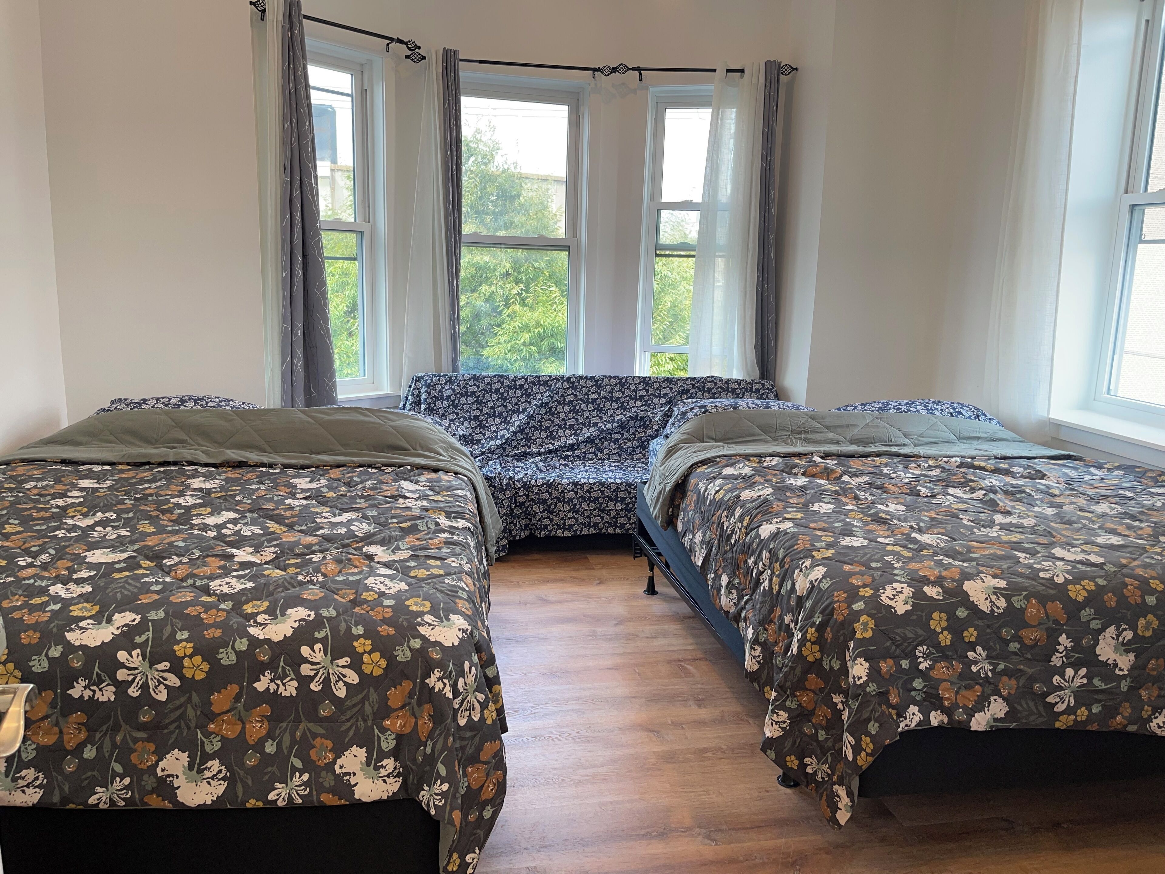 S1 Queen Villege Spacious 1 Room 1 Bathroom, Share Kitchen - Ardmore, PA