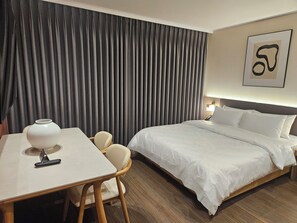 Quarto Duplo Standard, Vista para a cidade | Wi-fi grátis 