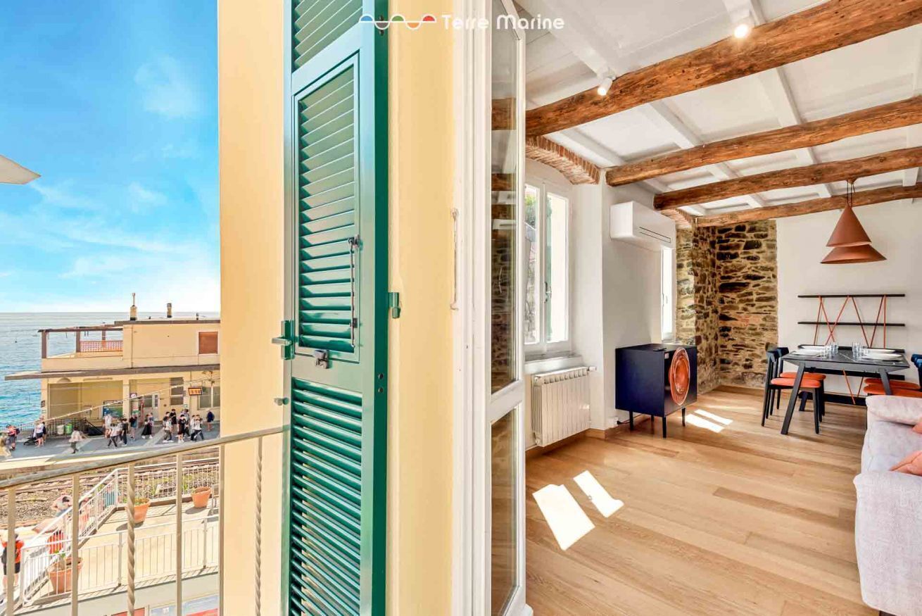 If You Are Looking For A Modern, Welcoming Place In A Strategic Position In The Heart Of The Cinque Terre, The Lover's Lane 1 Apartment In Riomaggiore Is The Perfect Choice For You!modern And Fully Furnished And Renovated Apartment, Next To The Riomaggio - Manarola