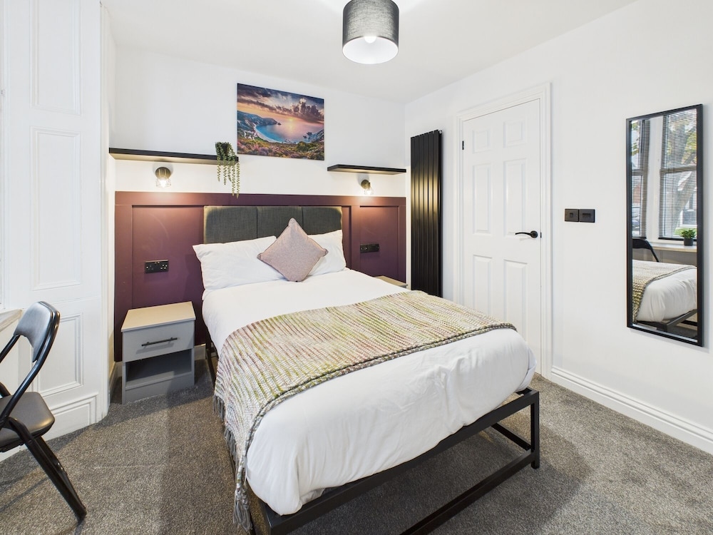 Spohr Terrace 6 bedroom ensuite Reviews, Deals & Photos 2026 - Stayz