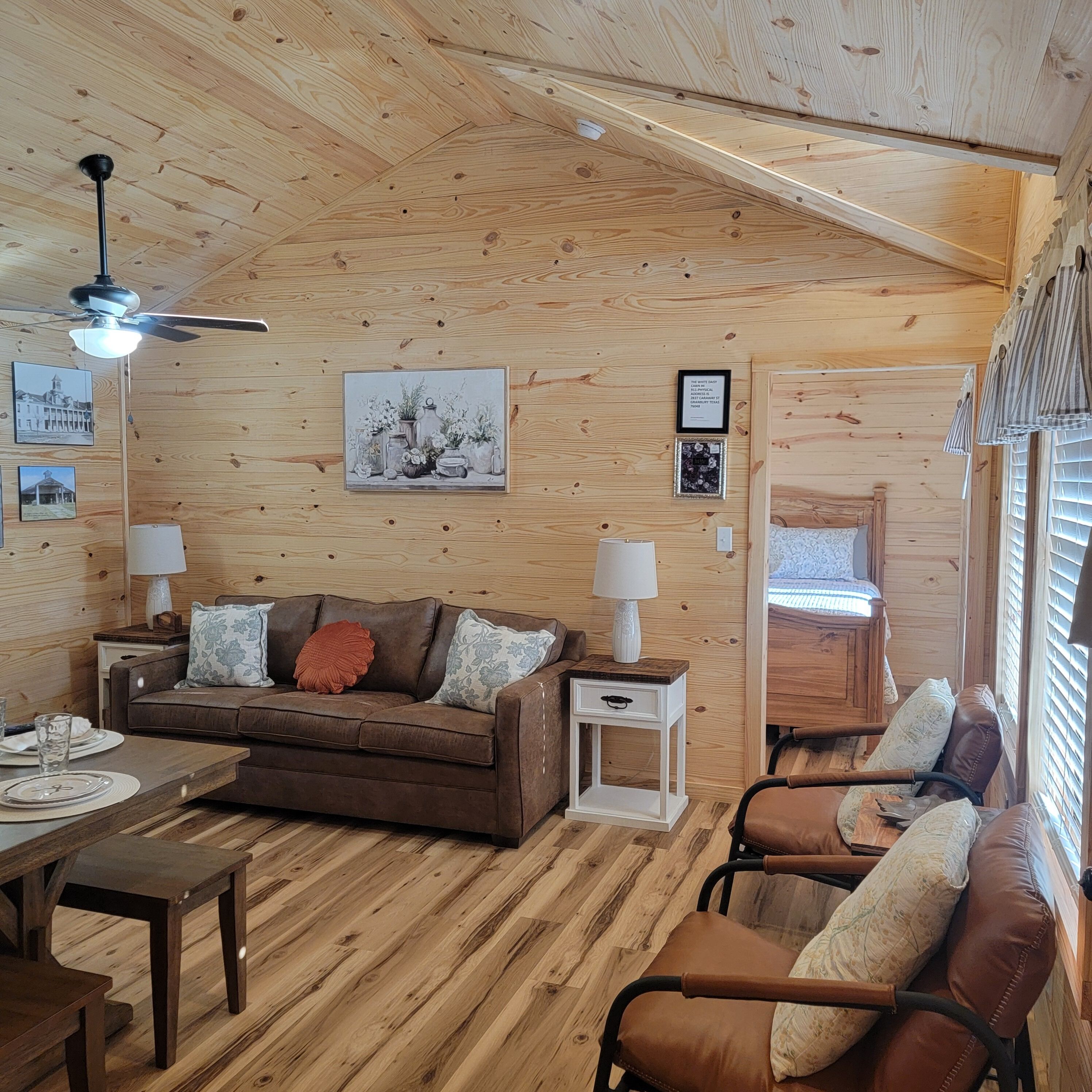 The White Daisy Cabin On The Lake - Granbury, TX