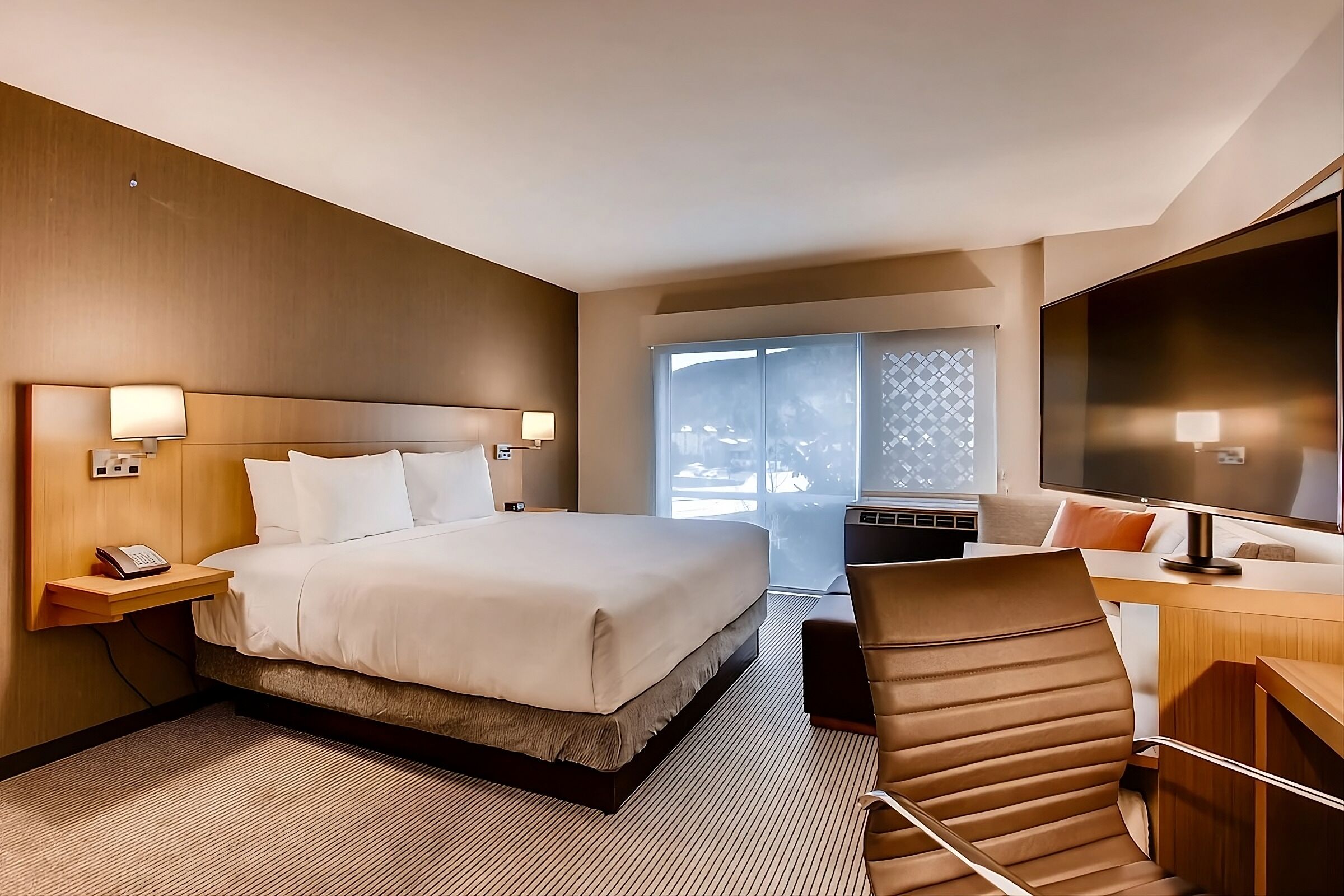 Spacious Mountain Comfort Near Dillon | Gym, Hot Tub, And Free Breakfast - Keystone, CO