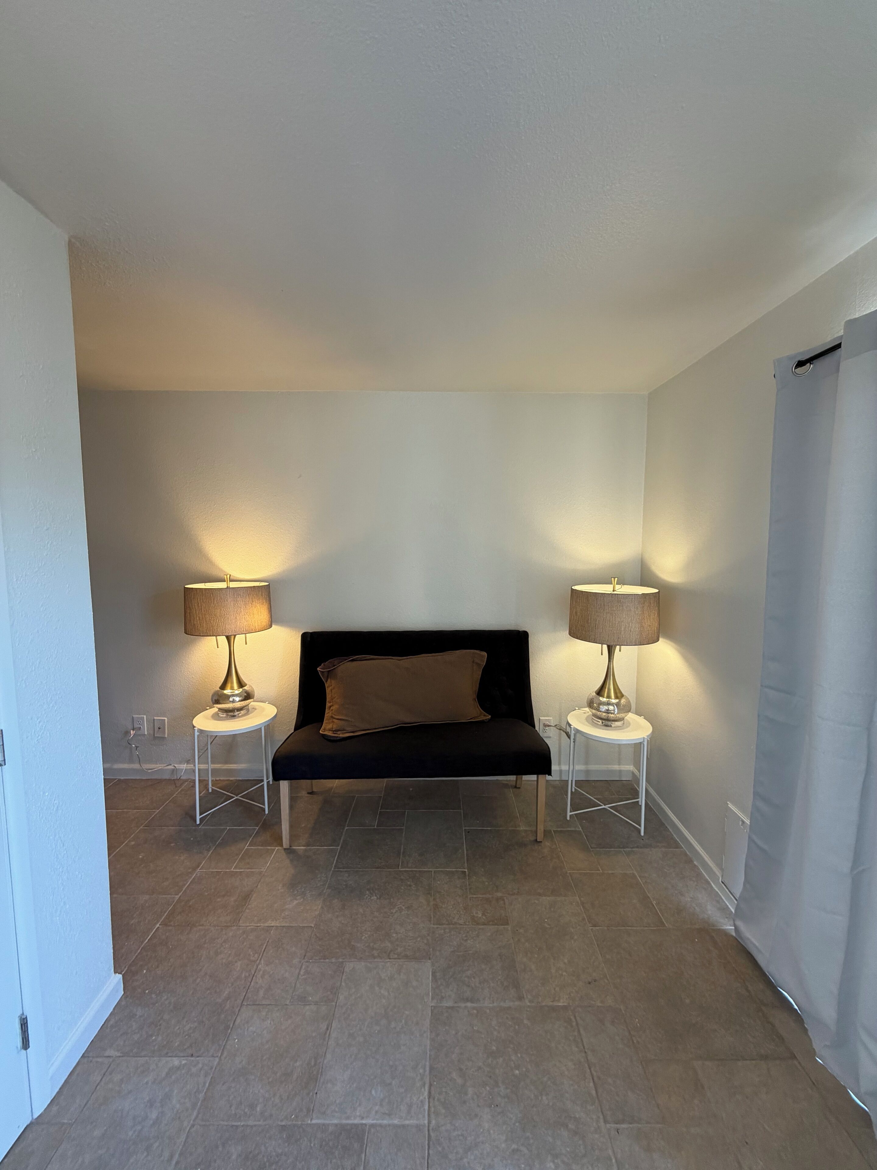 Vacation Home Cute 3 Bed 1 Bath With Plenty Of Parking. Cardinals Stadium - Avondale, AZ