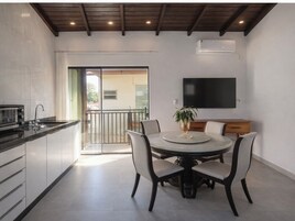 Apartamento conforto, varanda coberta | Parte interna