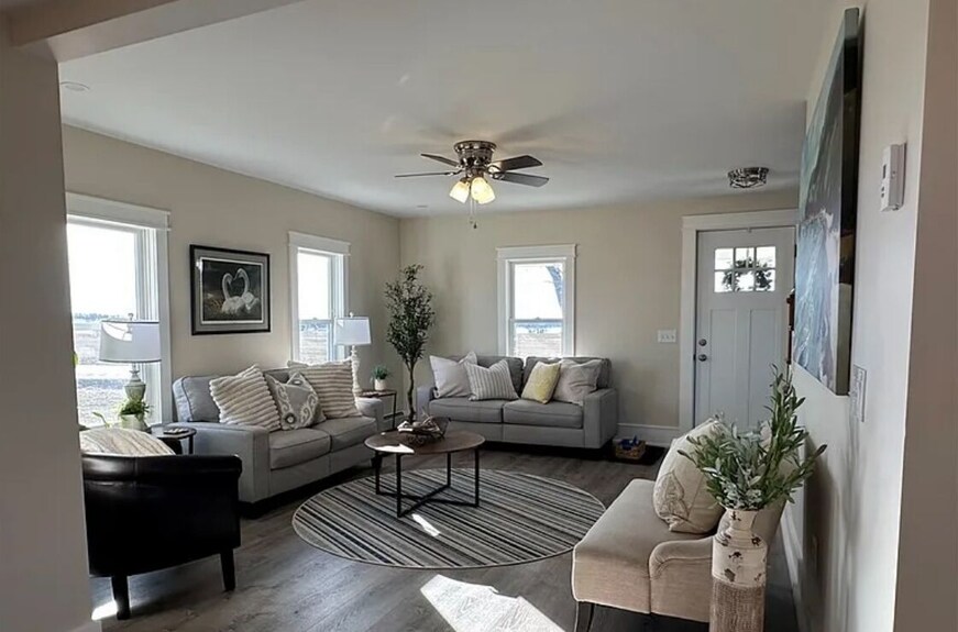 Wine Trail And Sunset Vibes In This Welcoming 3-bedroom Home In Cayuga! - Finger Lakes, NY