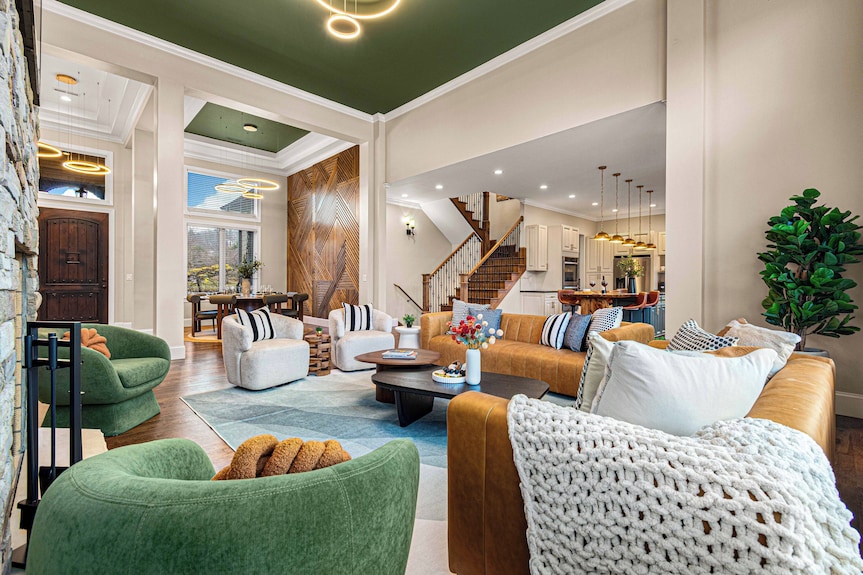 Luxury Asheville Retreat Pool, Hot Tub, Sauna, Elevator, Theater Sleeps 20 - Asheville, NC